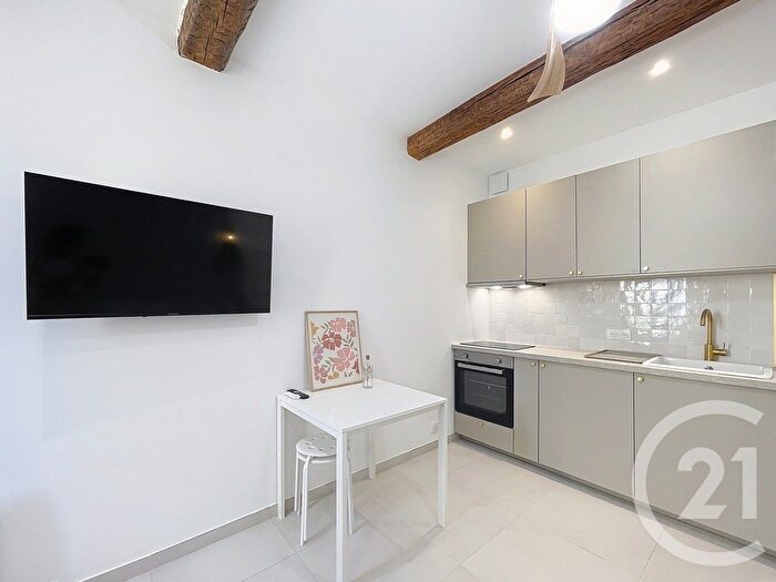 Appartement à louer - Grasse, Centre-ville Nord - 1 pièce