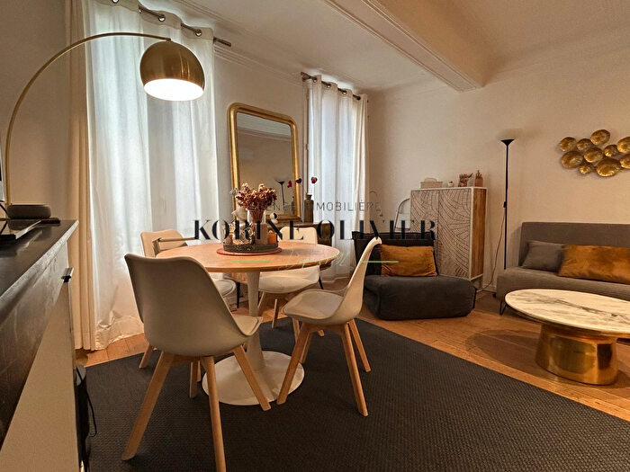 Appartement à louer - Aix-en-Provence, Centre-ville - 2 pièces - 1 chambre