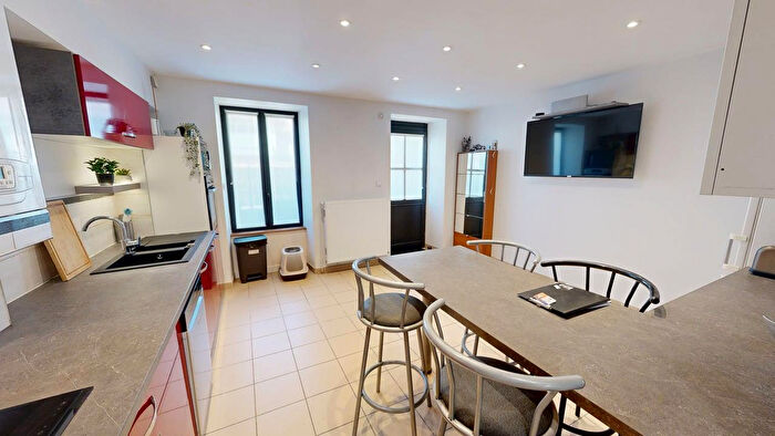 Maison 4 pièces à Nivolas-Vermelle, à vendre