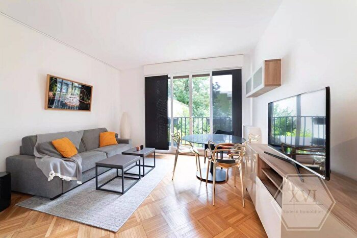 Appartement à louer - Porte Dauphine, Paris ème arrondissement - 2 pièces - 1 chambre