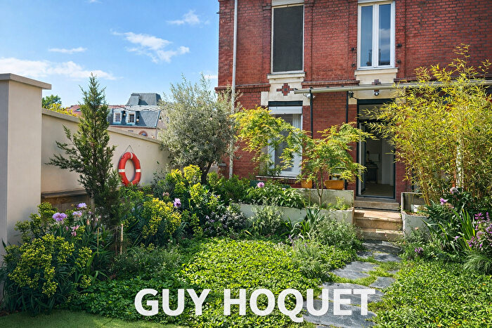 Maison à vendre - Suresnes, Centre-ville - 6 pièces - 5 chambres