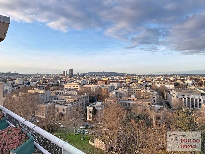 Appartement à louer - Laënnec, Lyon ème arrondissement - 5 pièces - 2 chambres