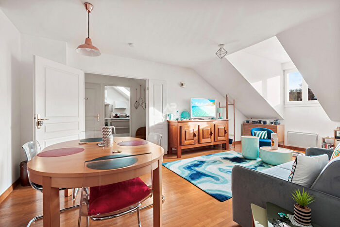 Appartement à vendre - Chambourcy - 4 pièces - 3 chambres