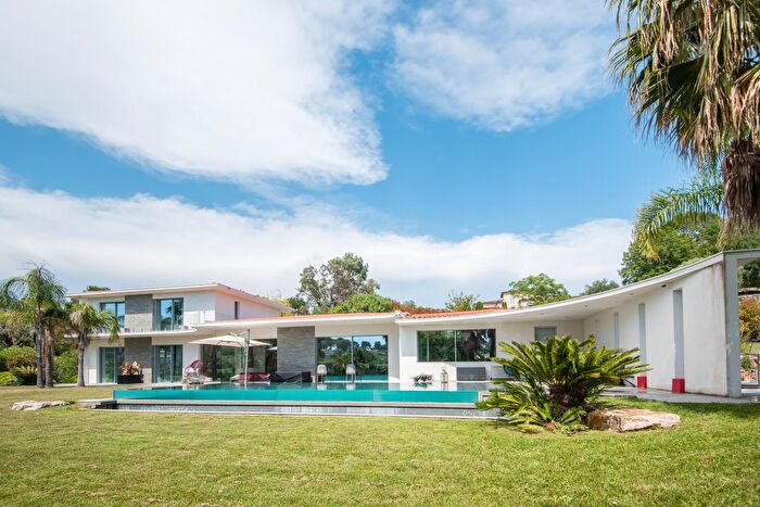 Roquefort-les-Pins - Maison 5 pièces à vendre