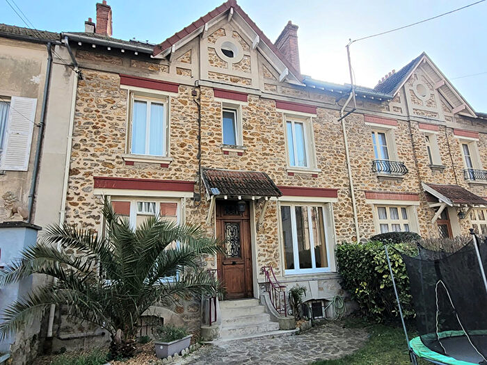 Maison à vendre - La Ferté-sous-Jouarre - 9 pièces - 6 chambres