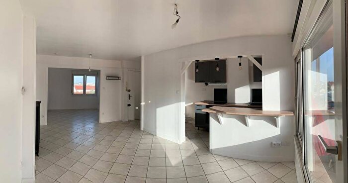 Appartement à louer - Nabecor-Curie-Brichambeau, Vandoeuvre-Lès-Nancy - 4 pièces - 3 chambres