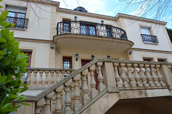 Maison 12 pièces à Saint-Maur-des-Fossés, à vendre
