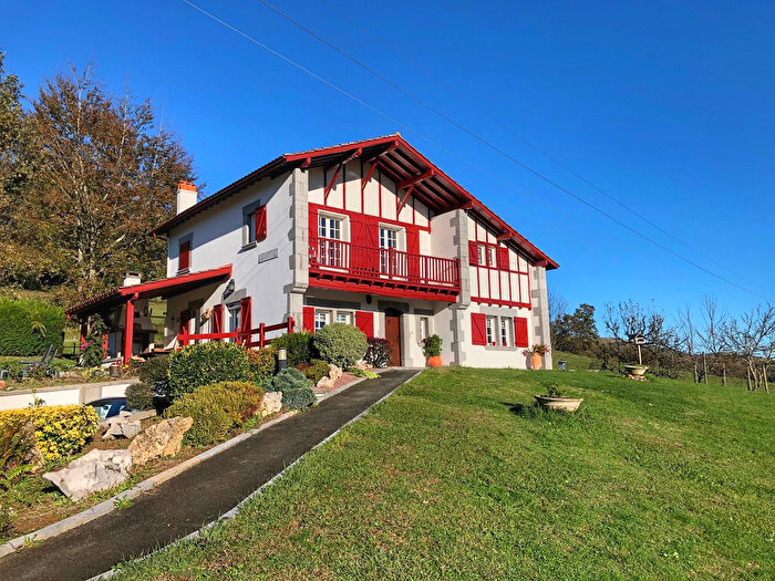 Maison à vendre - Larceveau-Arros-Cibits - 6 pièces - 4 chambres