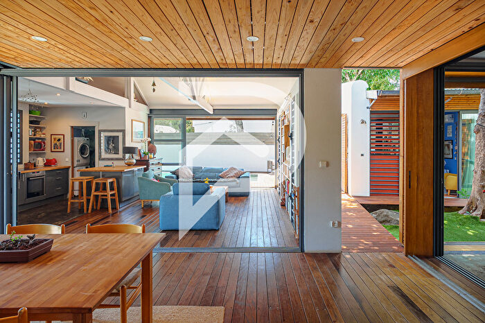 Maison à vendre - Saint-Pierre, Terre Sainte, Université - 6 pièces - 4 chambres