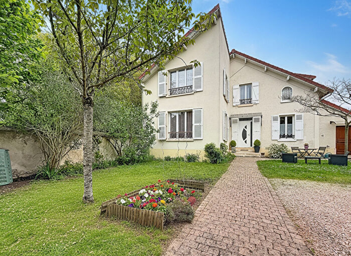 Nanterre, Centre-ville - Maison 6 pièces à vendre