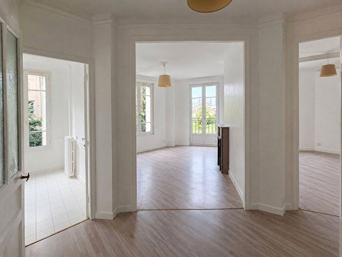 Appartement 3 pièces à Marceau, République, Courbevoie, à louer