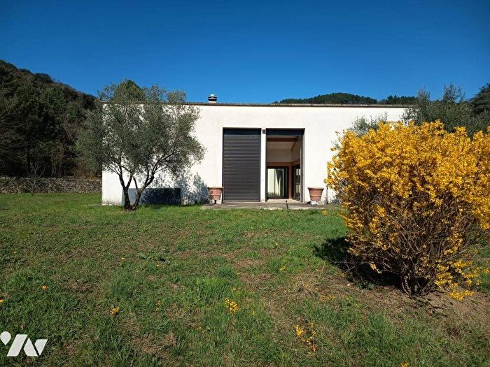 Maison à louer - Saint-Fortunat-sur-Eyrieux - 1 pièce - 4 chambres