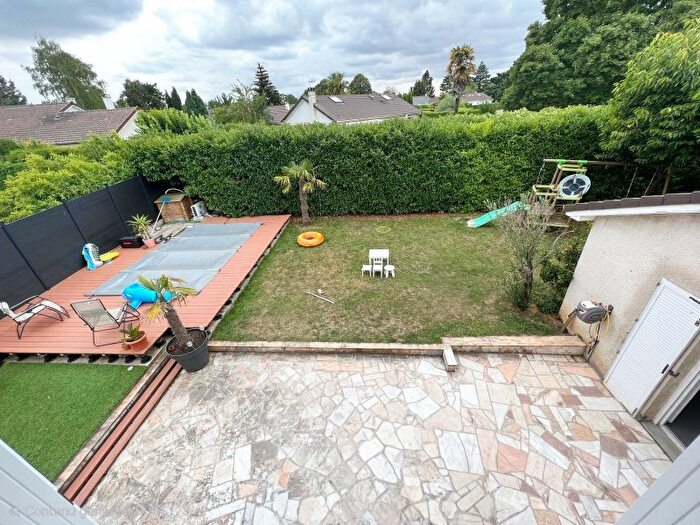 Maison à vendre - Saint-Germain-lès-Corbeil - 6 pièces - 4 chambres