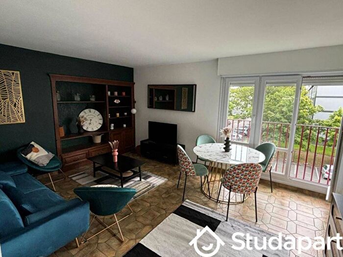 Appartement à louer - Monplaisir, Angers - 1 pièce - 3 chambres