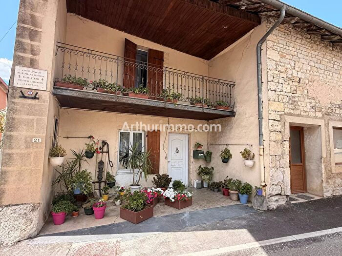 Maison 7 pièces à Crotenay, à vendre