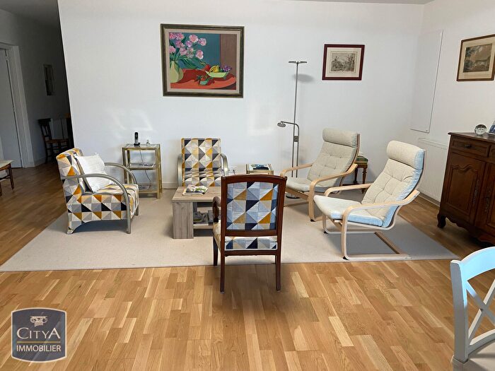 Appartement 6 pièces à Laval, Pavement, à vendre