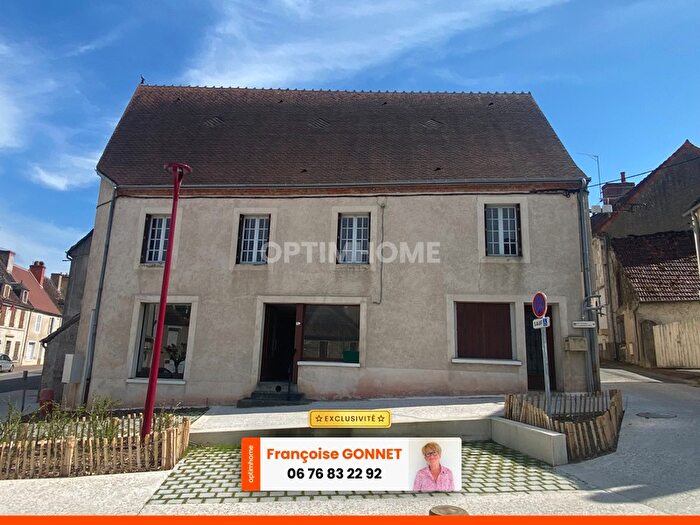 Le Châtelet : Maison 9 pièces à vendre
