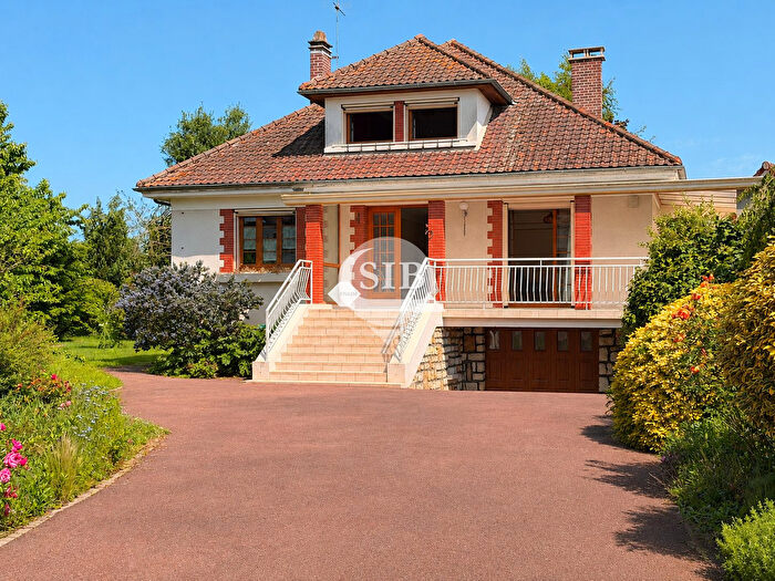 Maison 7 pièces à Avrainville, à vendre