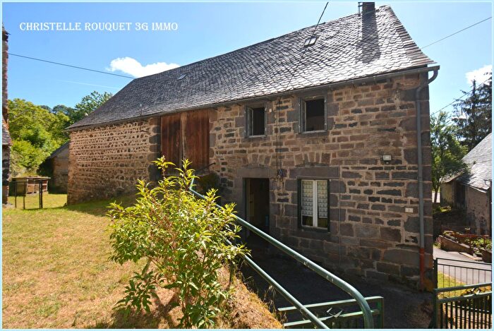 Saint-Bonnet-près-Orcival : Maison 4 pièces à vendre