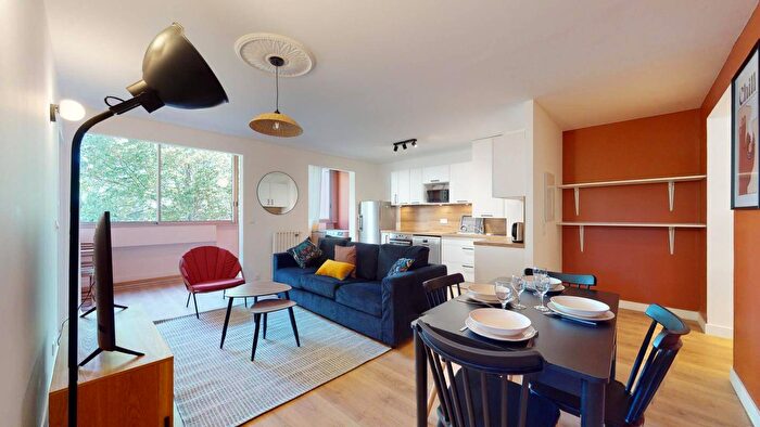 Appartement à louer - Jas de Bouffan, Aix-en-Provence - 5 pièces - 4 chambres