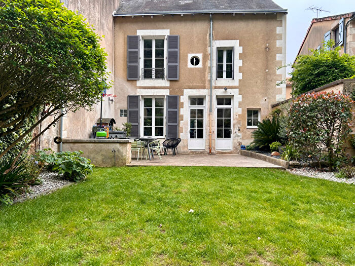 Maison 8 pièces à Poitiers, Montbernage, Pont Neuf, à vendre