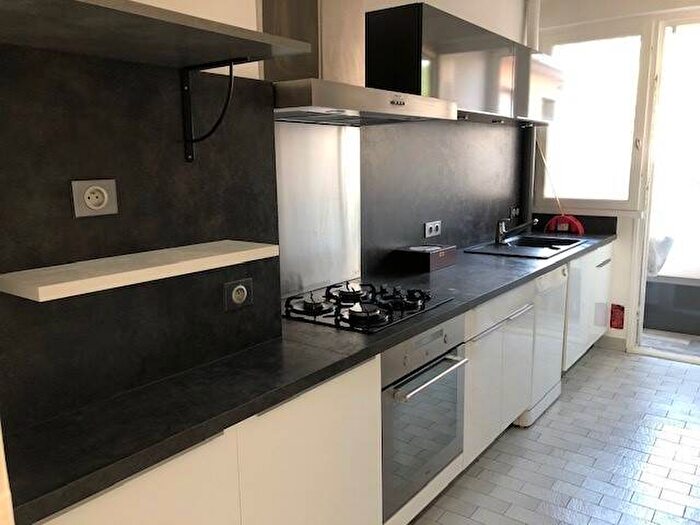 Appartement à louer - Aurillac - 4 pièces - 3 chambres