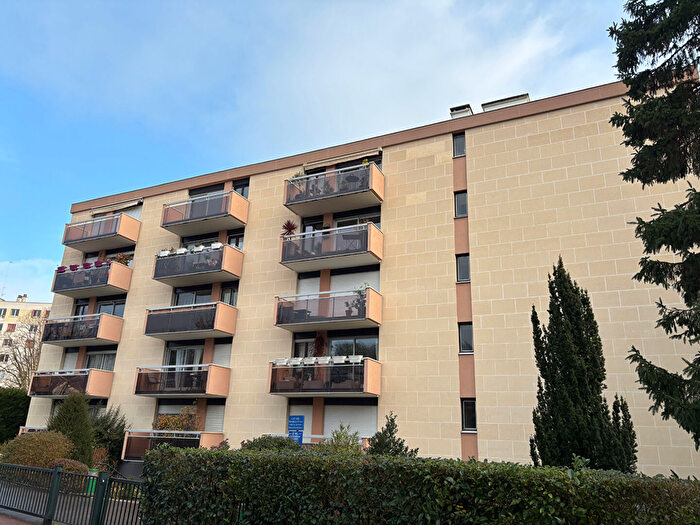 Appartement à louer - Saint-Germain-en-Laye, Bergette, Debussy - 1 pièce