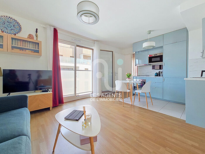 Asnières-sur-Seine, Gresillons, Voltaire : Appartement 2 pièces à vendre