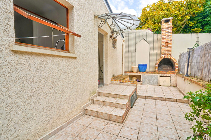 Maison à vendre - Issy-les-Moulineaux, Les Epinettes, Le Fort, Les Hauts dIssy - 4 pièces - 3 chambres