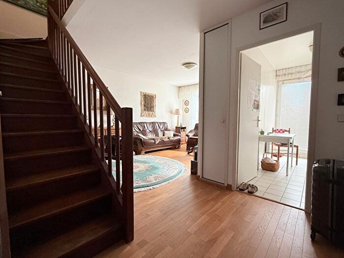 Appartement à vendre - Ferney-Voltaire - 4 pièces - 3 chambres