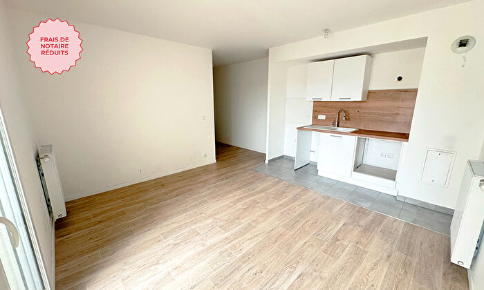 Appartement à vendre - Chelles, Centre-ville, Gare, Abbesses - 2 pièces - 1 chambre