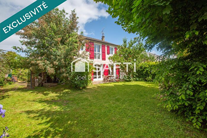 Maison 5 pièces à vendre - Le Mesnil-Saint-Denis