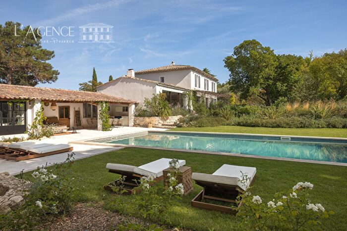 Maison à vendre - Aix-en-Provence, Puyricard, Célony - 9 pièces - 7 chambres