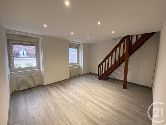 Appartement à louer - Sainte-Suzanne - 4 pièces - 2 chambres