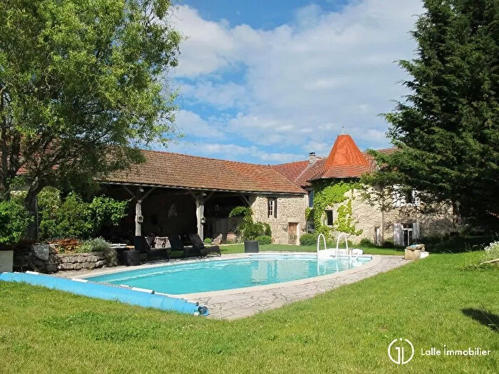 Maison 8 pièces à Vensat, à vendre