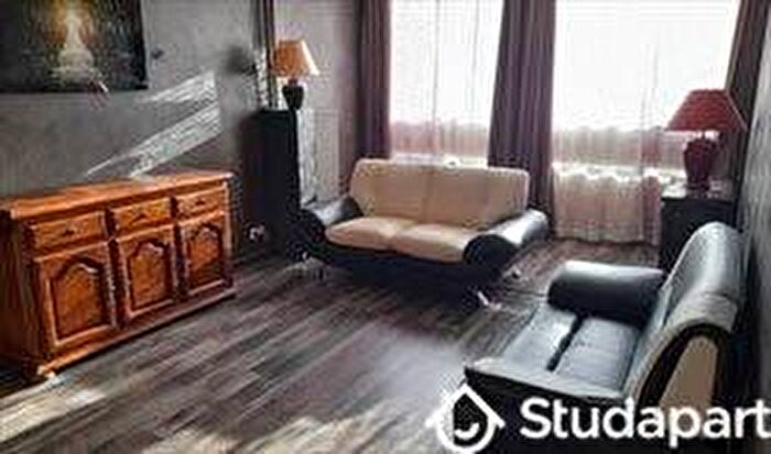 Appartement à louer - Grand-Place, Échirolles - 1 pièce - 3 chambres