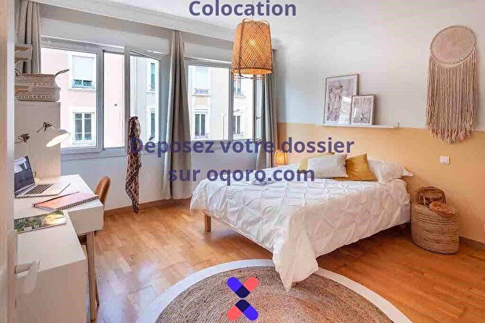 Appartement à louer - Bussiere, Oullins - 8 pièces - 7 chambres