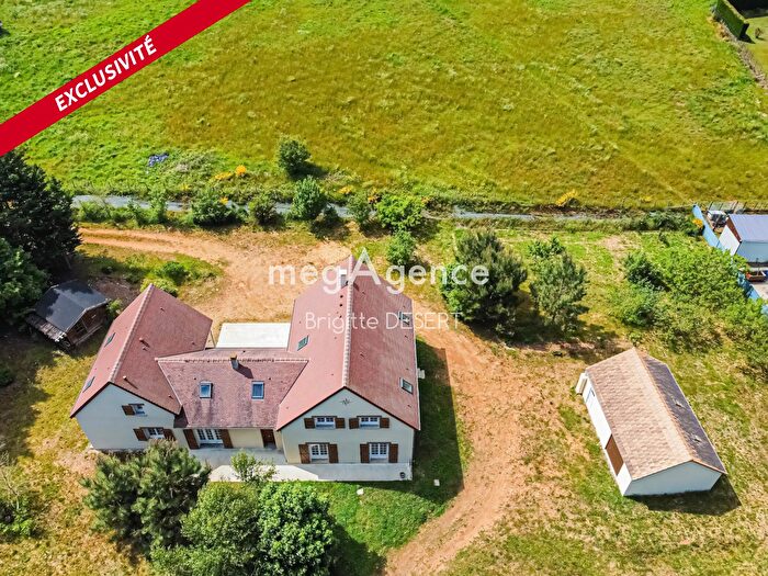 Maison à vendre - Montfort-le-Gesnois - 9 pièces - 6 chambres