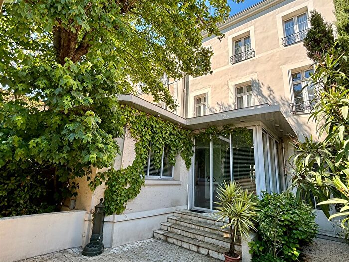 Maison à vendre - Tours - 14 pièces - 8 chambres