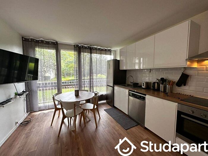 Appartement 1 pièce à louer - Clairieres-Chateaux-Zone Agricole, Cergy