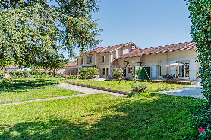 Maison 8 pièces à vendre à Jonage