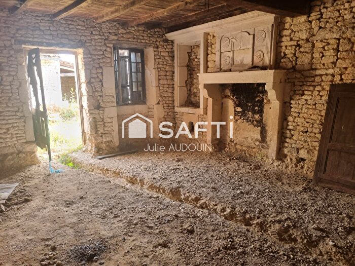 Saint-Martin-de-Juillers - Maison 1 pièce à vendre