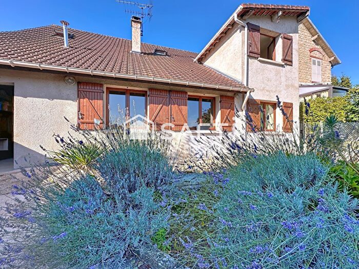 Maison à vendre - Jouy-le-Moutier, Jouy-le-Fontaine, Jouy-village - 7 pièces - 4 chambres