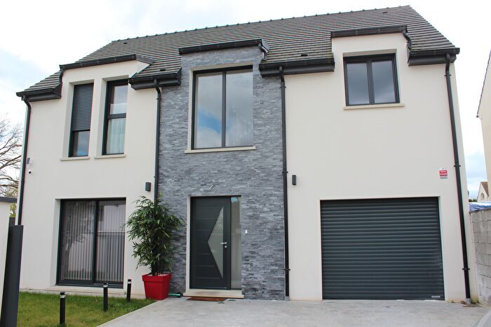 Maison à vendre - Grisy-Suisnes - 5 pièces - 4 chambres