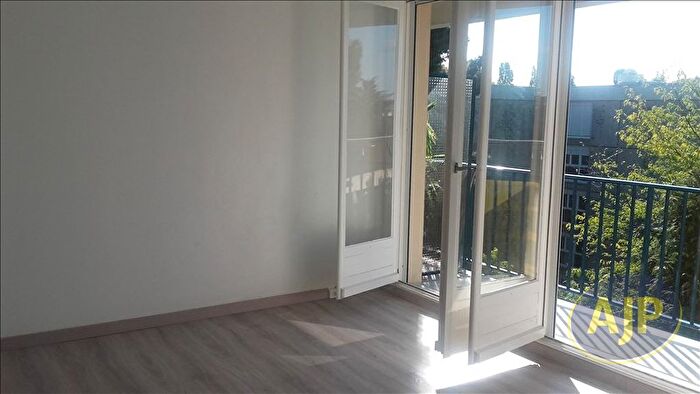 Appartement à louer - Quartiers Nord-Ouest, Villejean - 2 pièces - 1 chambre