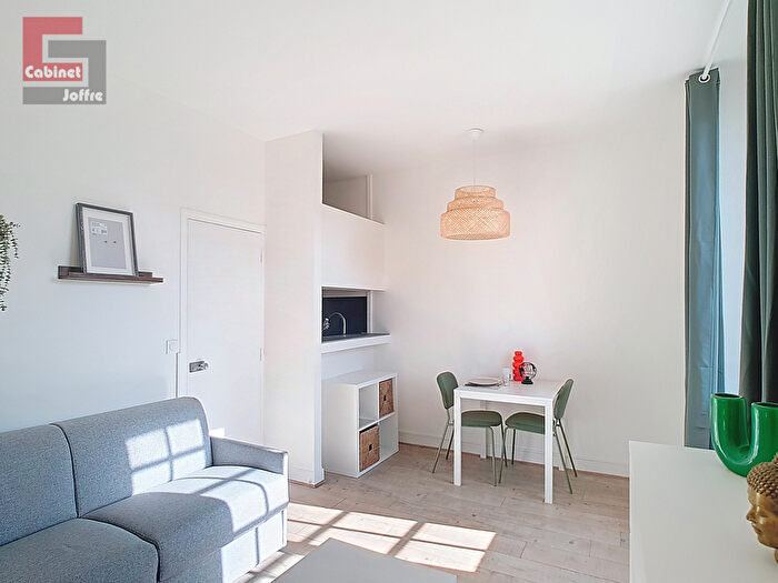 Appartement à louer - Fontainebleau, Centre-ville - 1 pièce