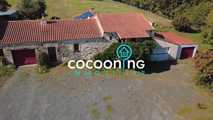 Maison à vendre - Le Loroux-Bottereau - 7 pièces - 3 chambres