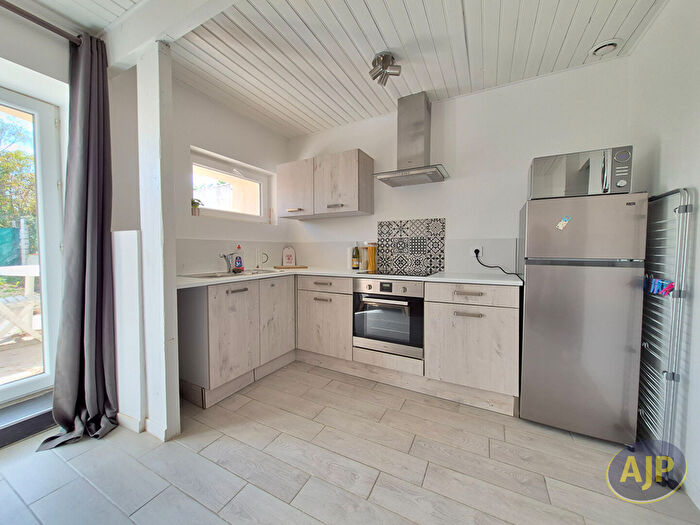Saint-Lumine-de-Coutais : Maison 1 pièce à vendre