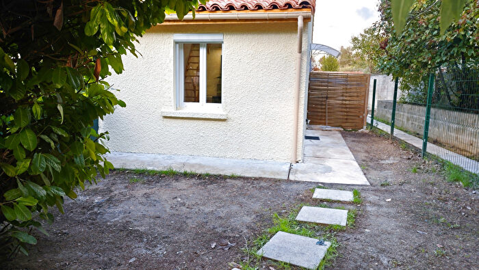 Appartement à louer - Alès, Silhol, Pierre Plantée, Conilhères - 2 pièces - 1 chambre