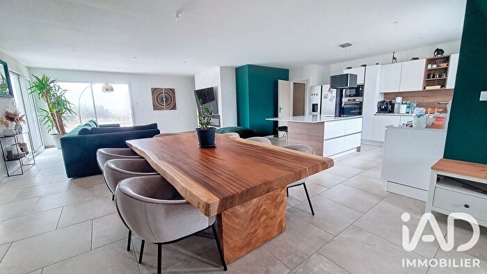 Maison 5 pièces à Gennetines, à vendre